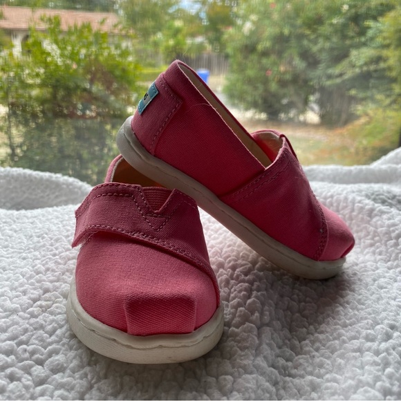 Toms | Shoes | Tiny Pink Toms | Poshmark